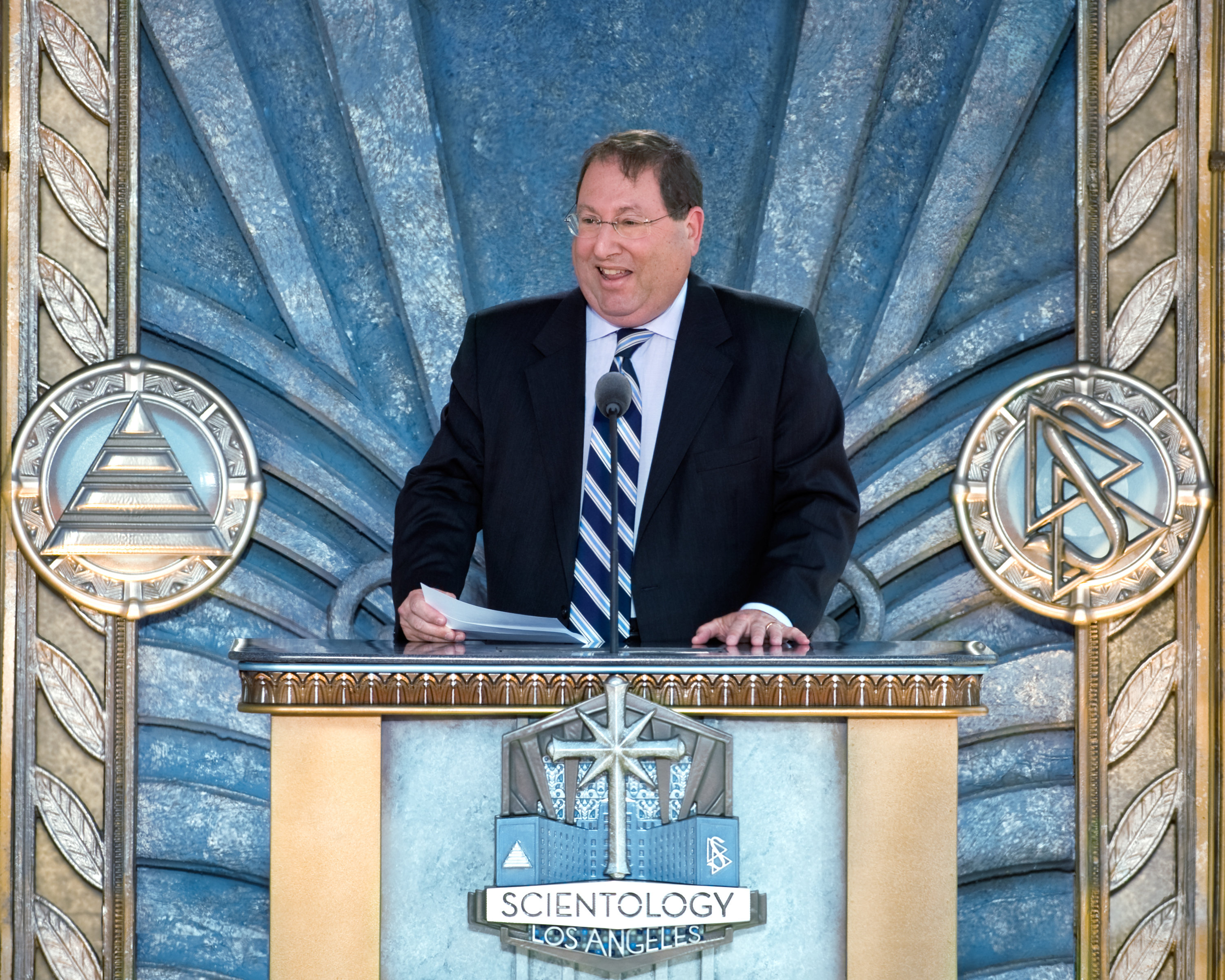 In Los Angeles wird eine neue ideale Scientology Kirche eingeweiht