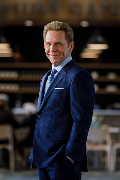 David Miscavige, Portraits