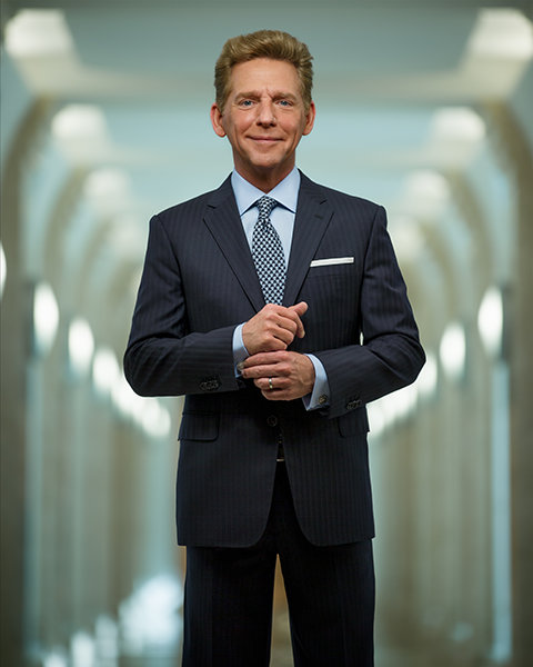 David Miscavige, Portraits