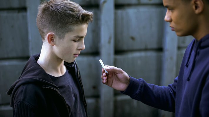 Factores De Riesgo En Los Adolescentes Que Los Llevan Al Consumo De