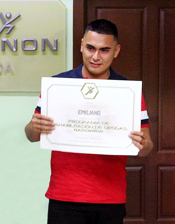 Me siento muy feliz por haber concluido mi programa Narconon