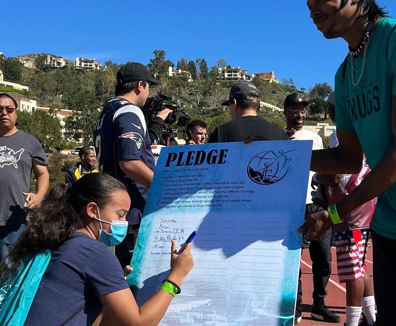 Drug-Free World: Children are Pledging to Save a Life