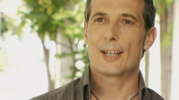 Meet a Scientologist: Fabrizio, Singer